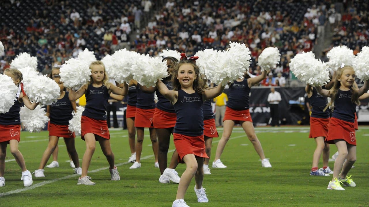 Junior Cheer performance