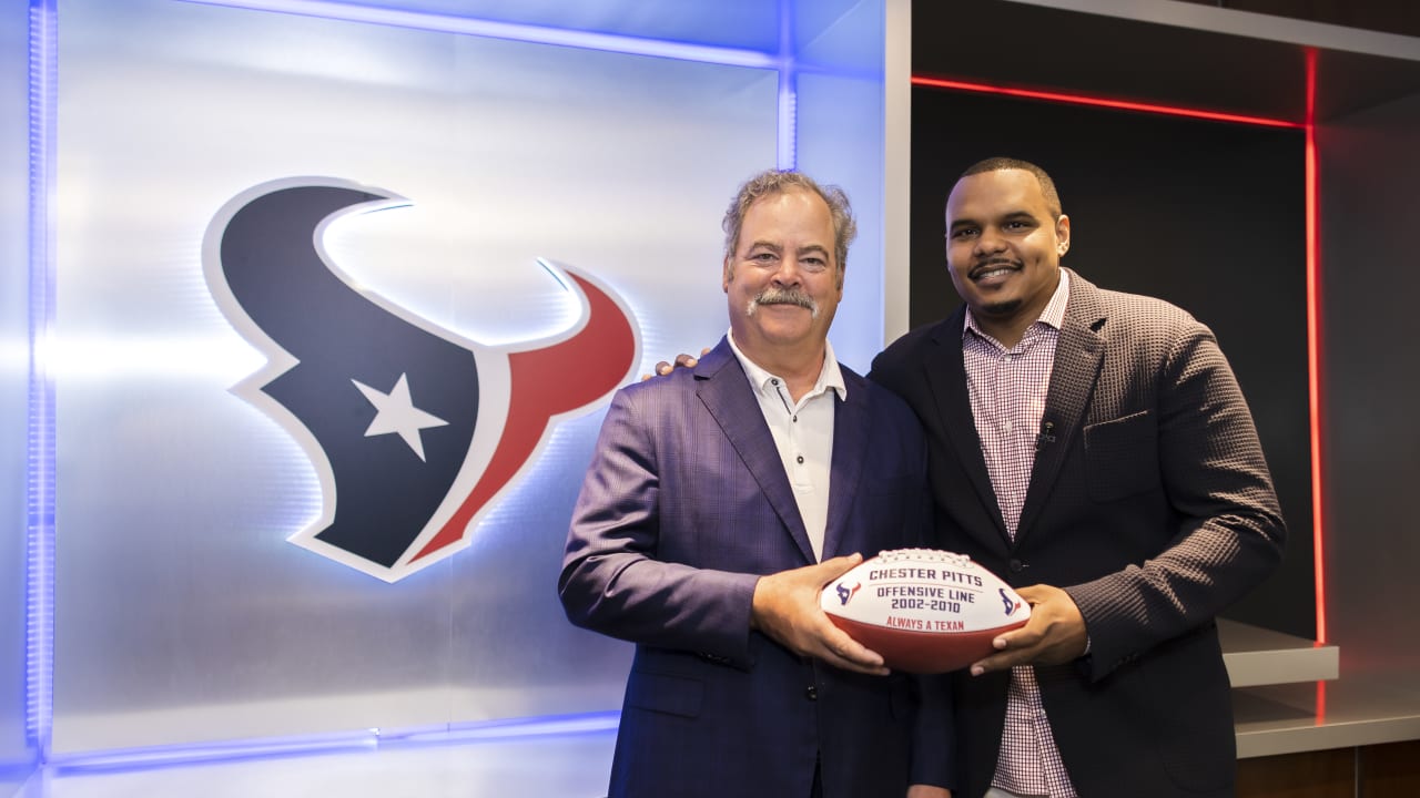 Photos: Chester Pitts Retires as a Texan