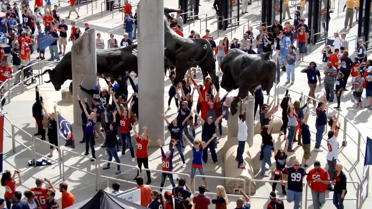Flash Mob at Budweiser Plaza