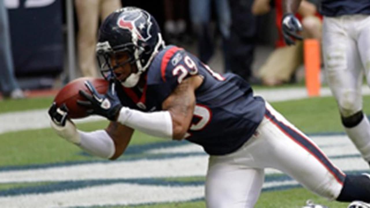 Quin gets third pick vs. Titans