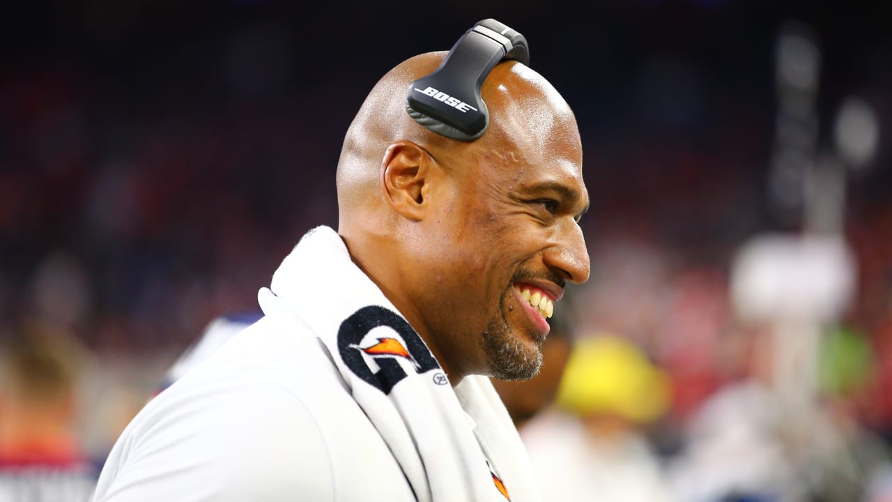 Houston Texans Offensive Coordinator Tim Kelly spoke with the media on ...