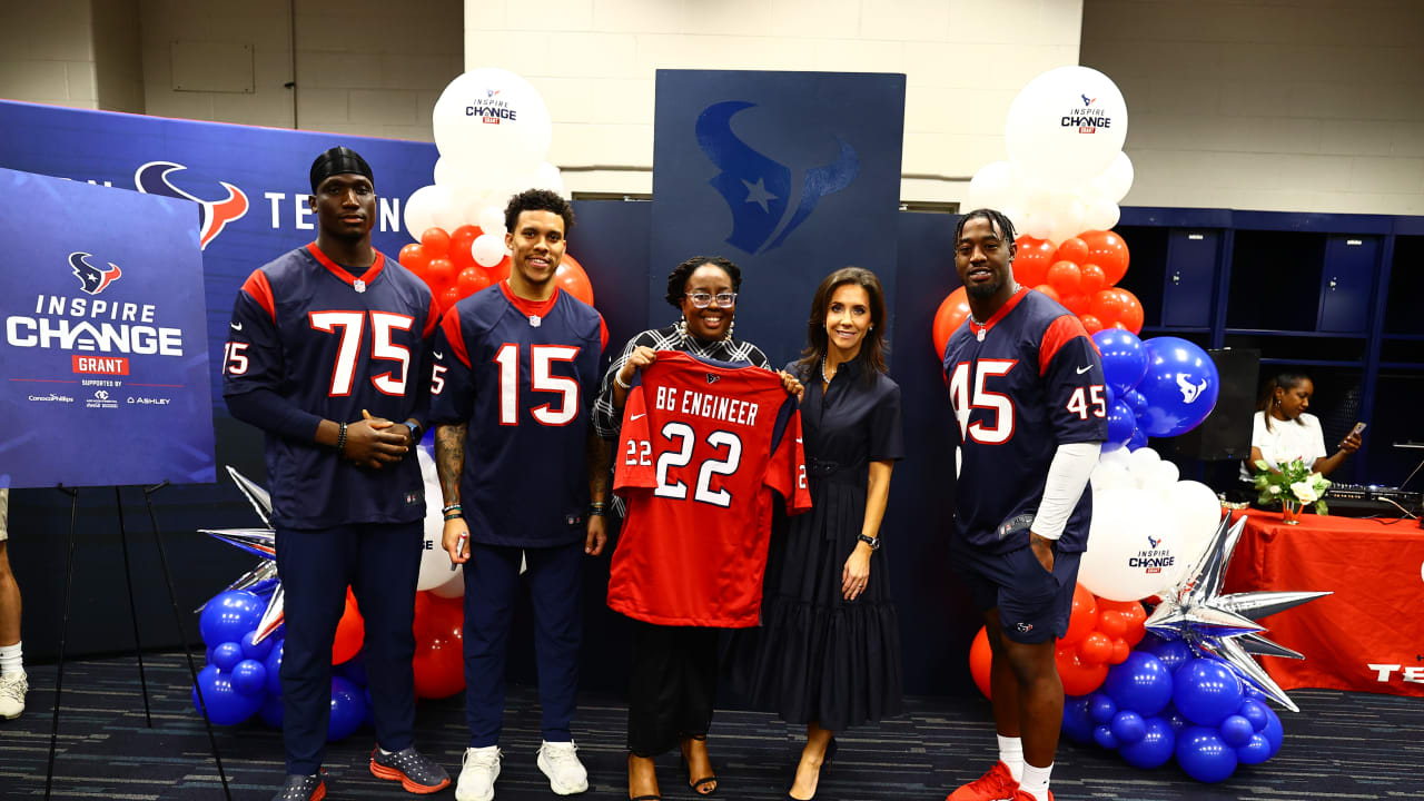 Texans celebrate 2022 Inspire Change Grant recipients