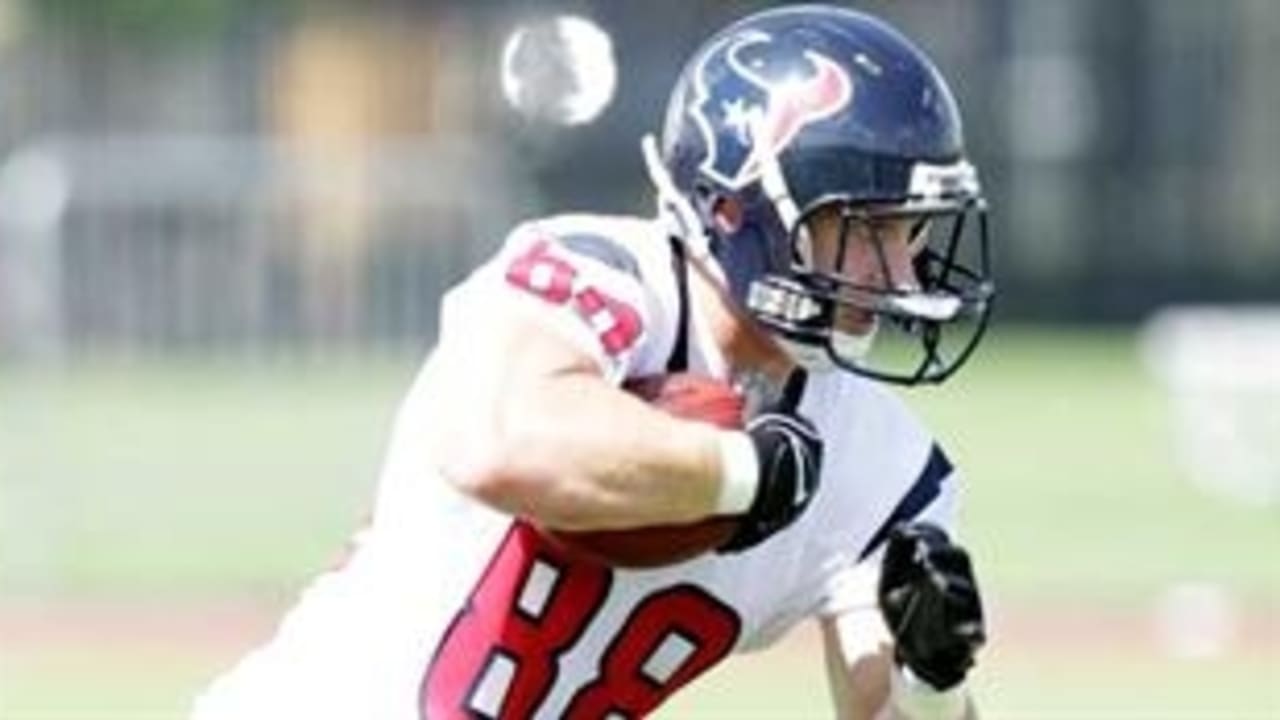 Texans sign fourth-rounder Graham
