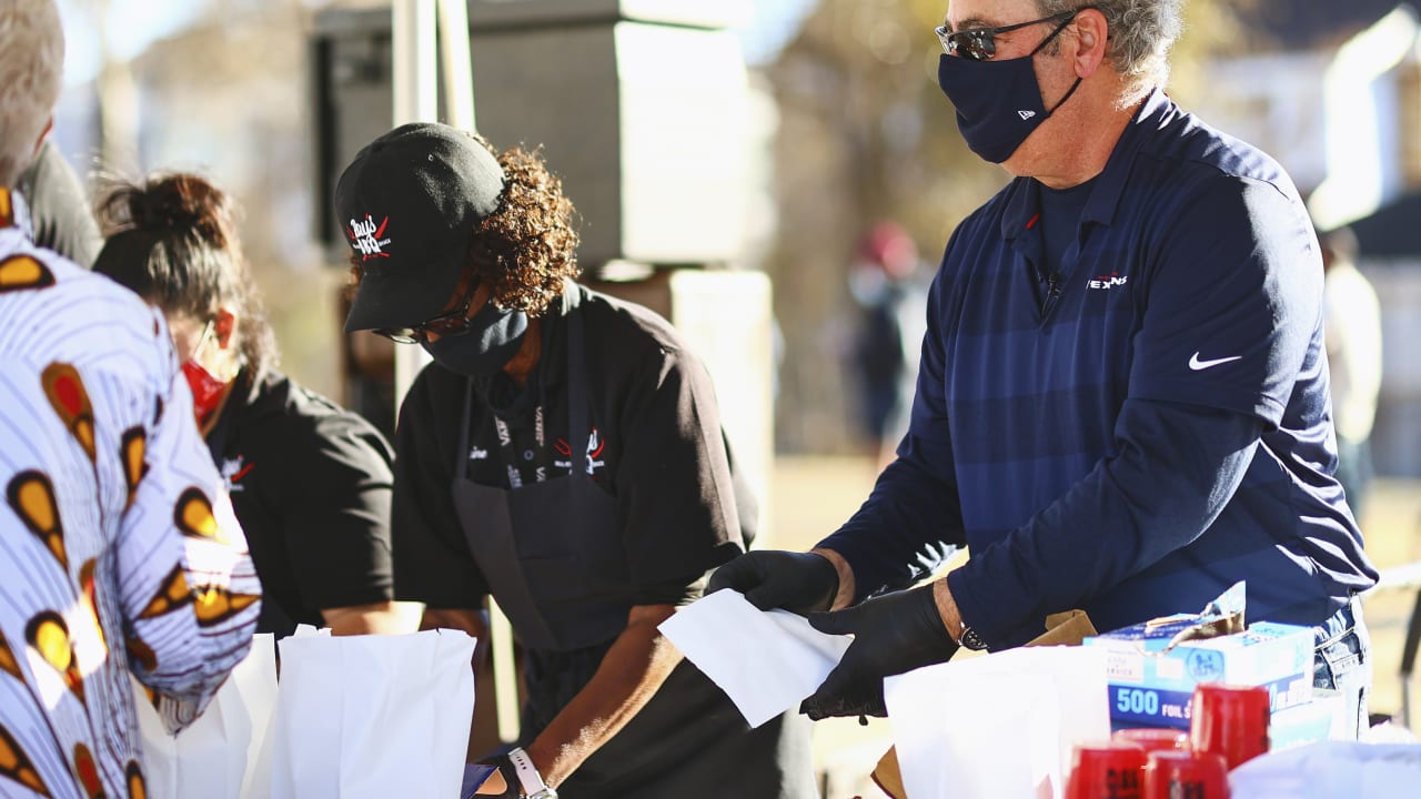 Photos: Food Trucks with Free Meals