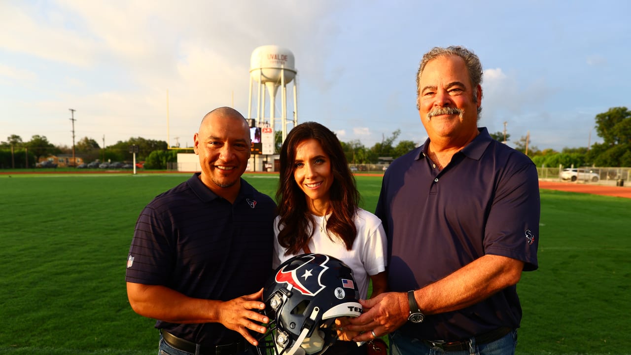 | Texans will wear "Uvalde Strong" decal in season-opener