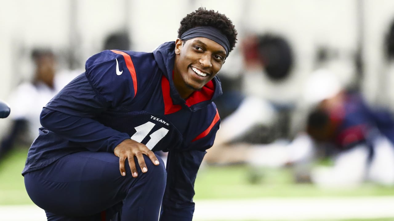 Texans sign WR Steven Mitchell Jr. to active roster from practice squad