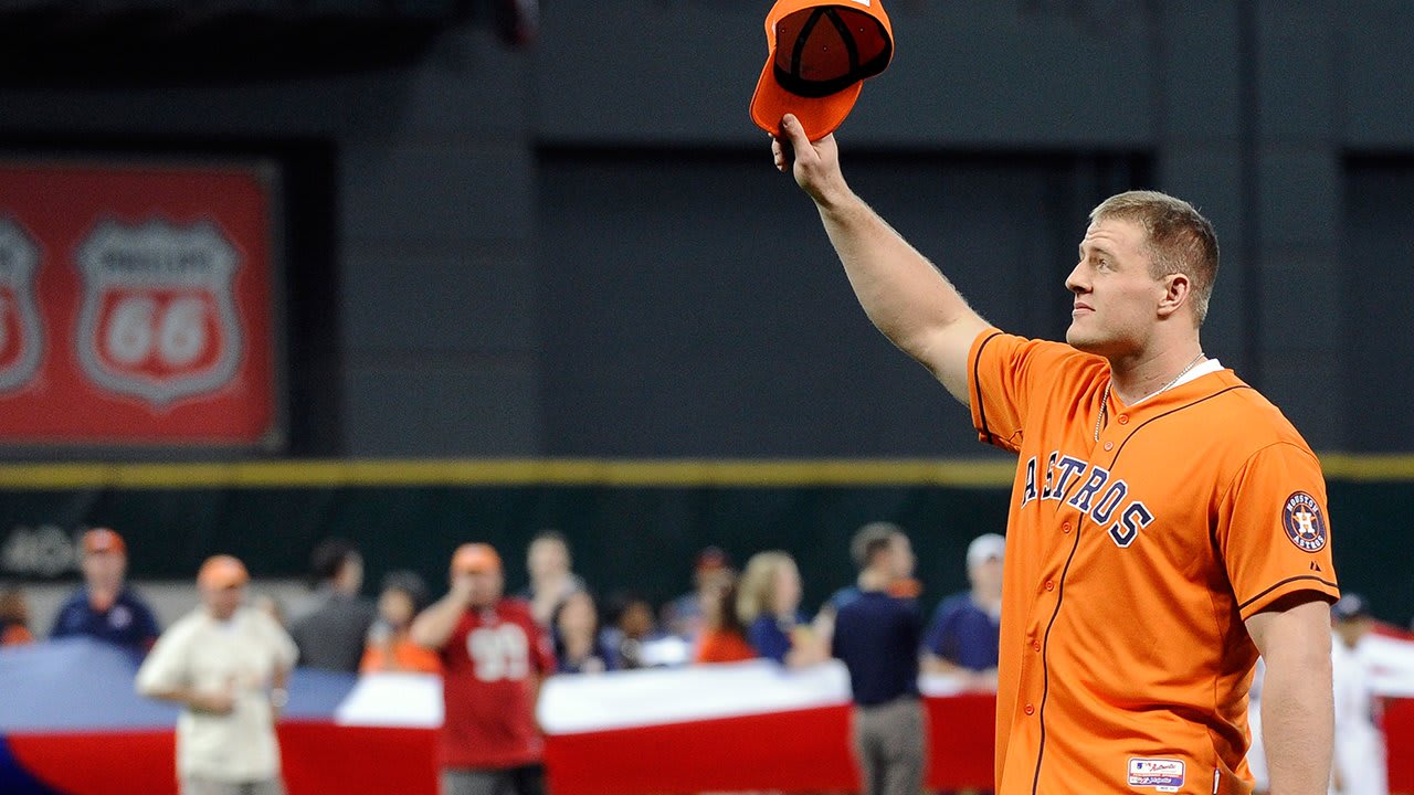 Watt throws out first pitch