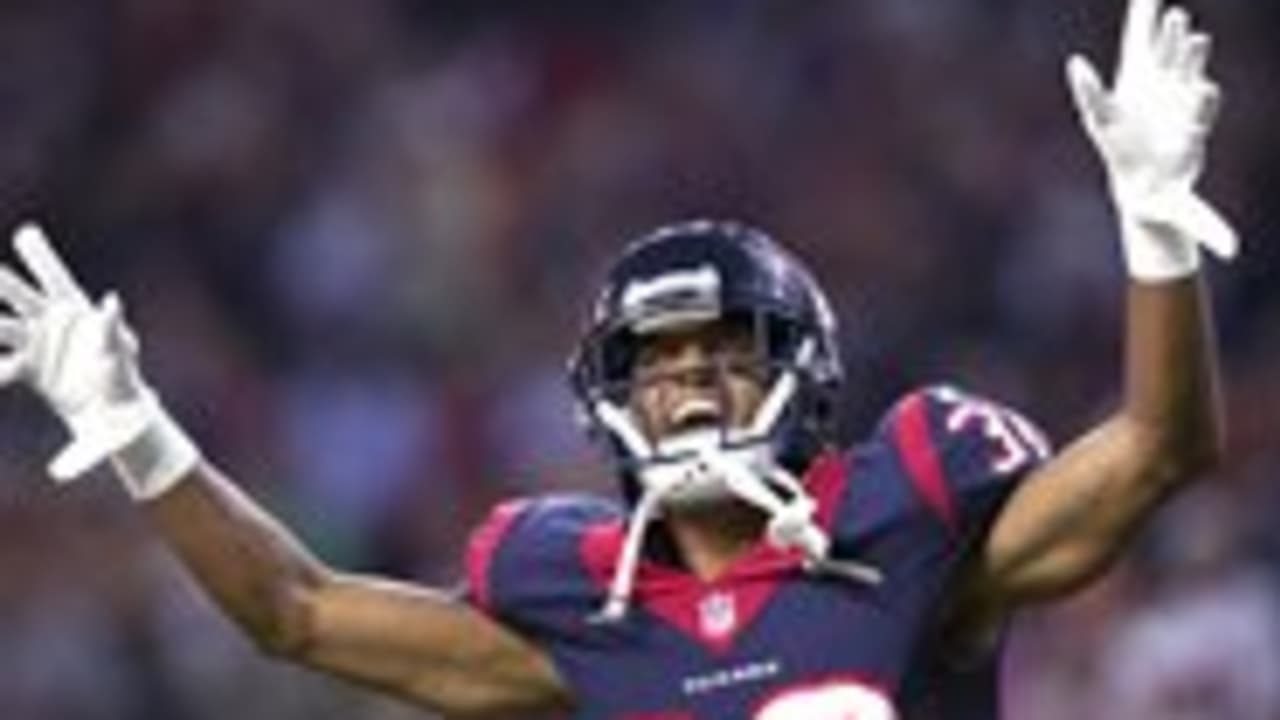 Rookie Kevin Johnson gets first NFL INT