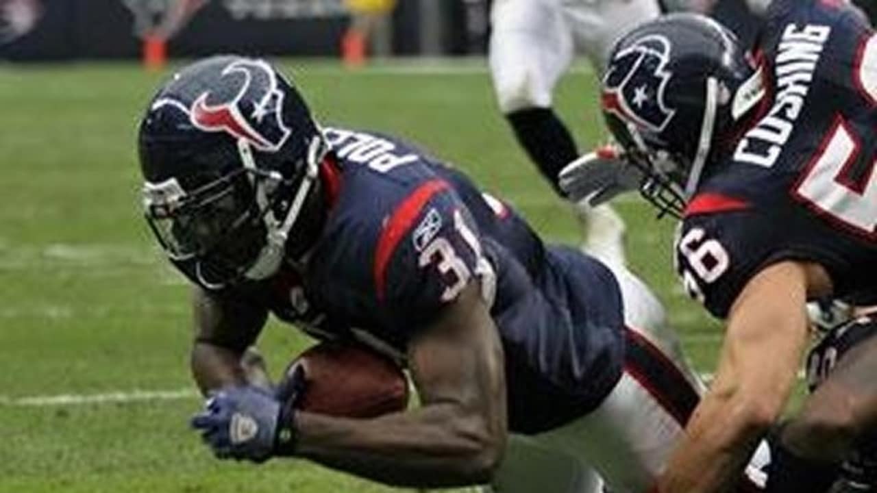 Pollard scores on fumble recovery