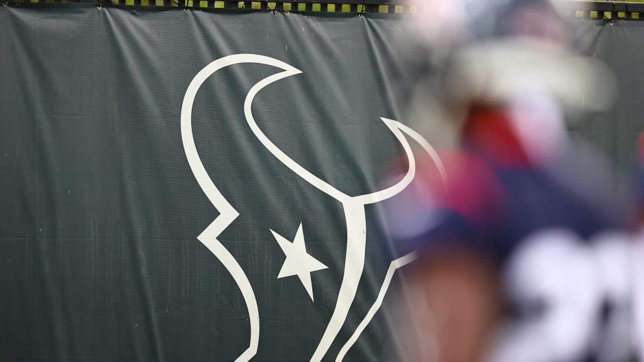 Houston Texans Head Coach and General Manager and players meet with the ...