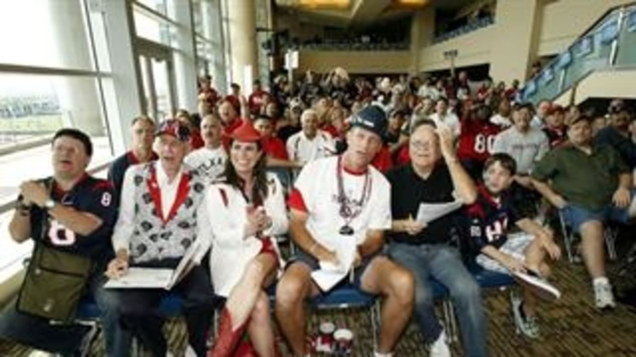 Draft day party draws nearly 5,000