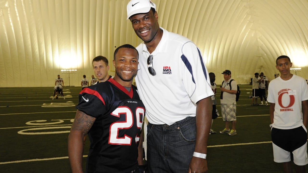 David Robinson visits practice