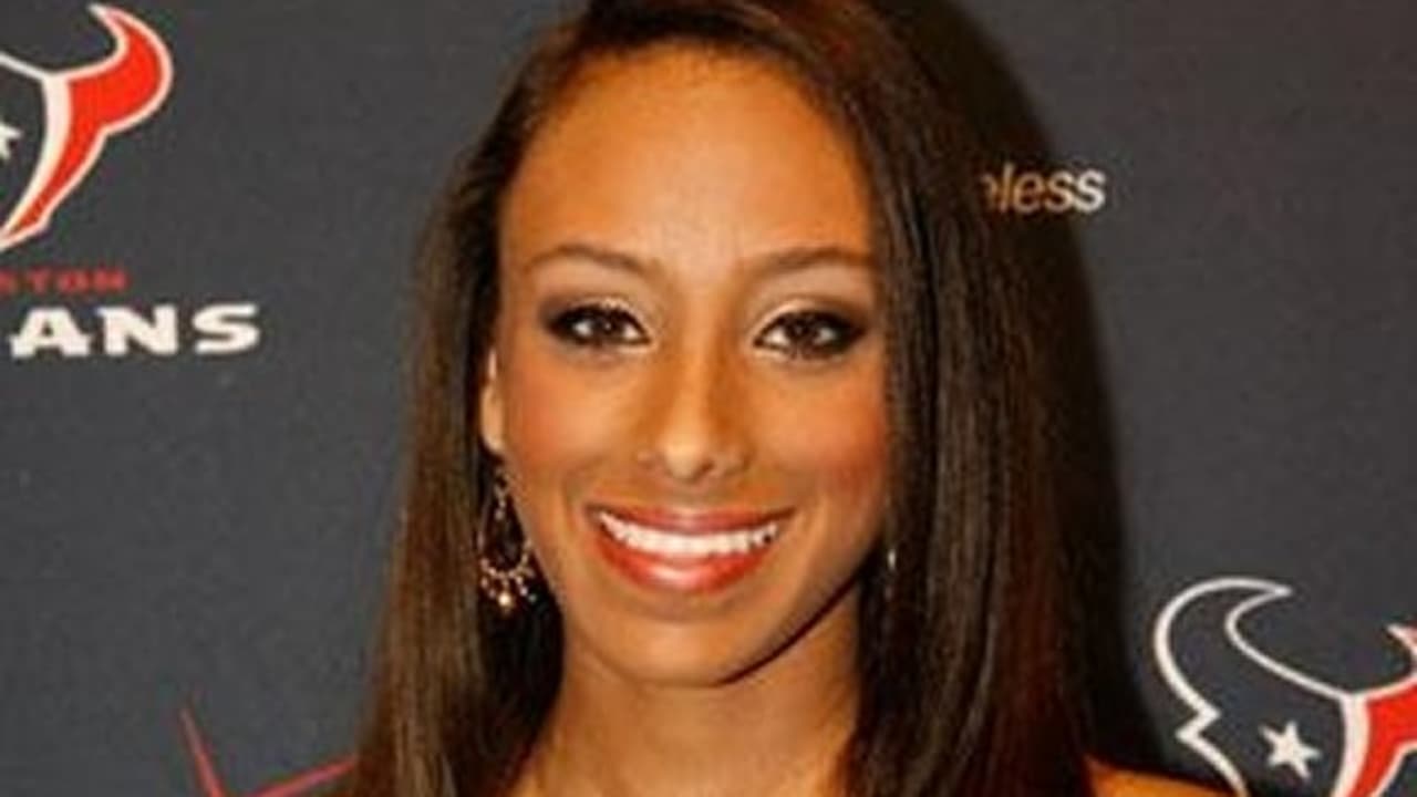 2010 Cheer Finalist: Christina