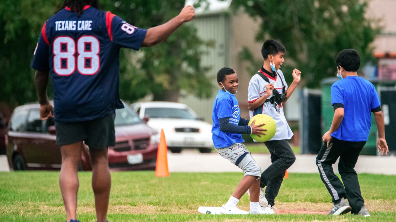 Kickball at the Boys and Girls Club | Play 60