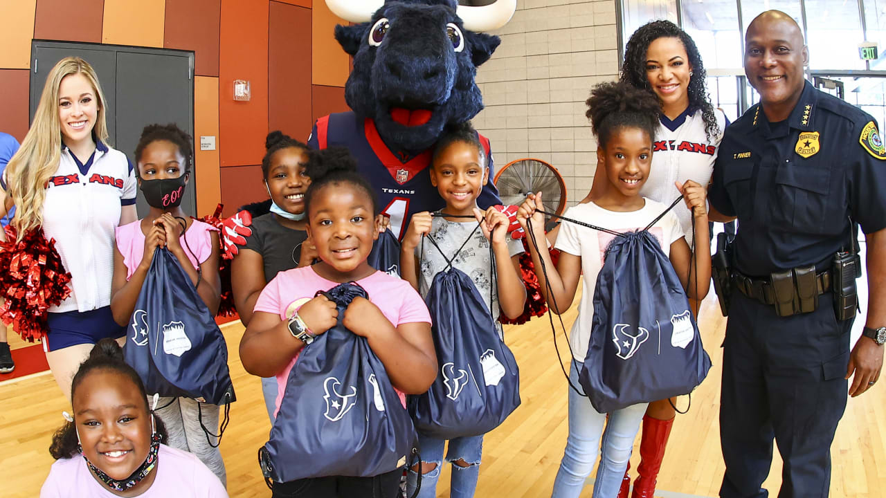 Photos: Police Activities League Sports Kits Giveaway