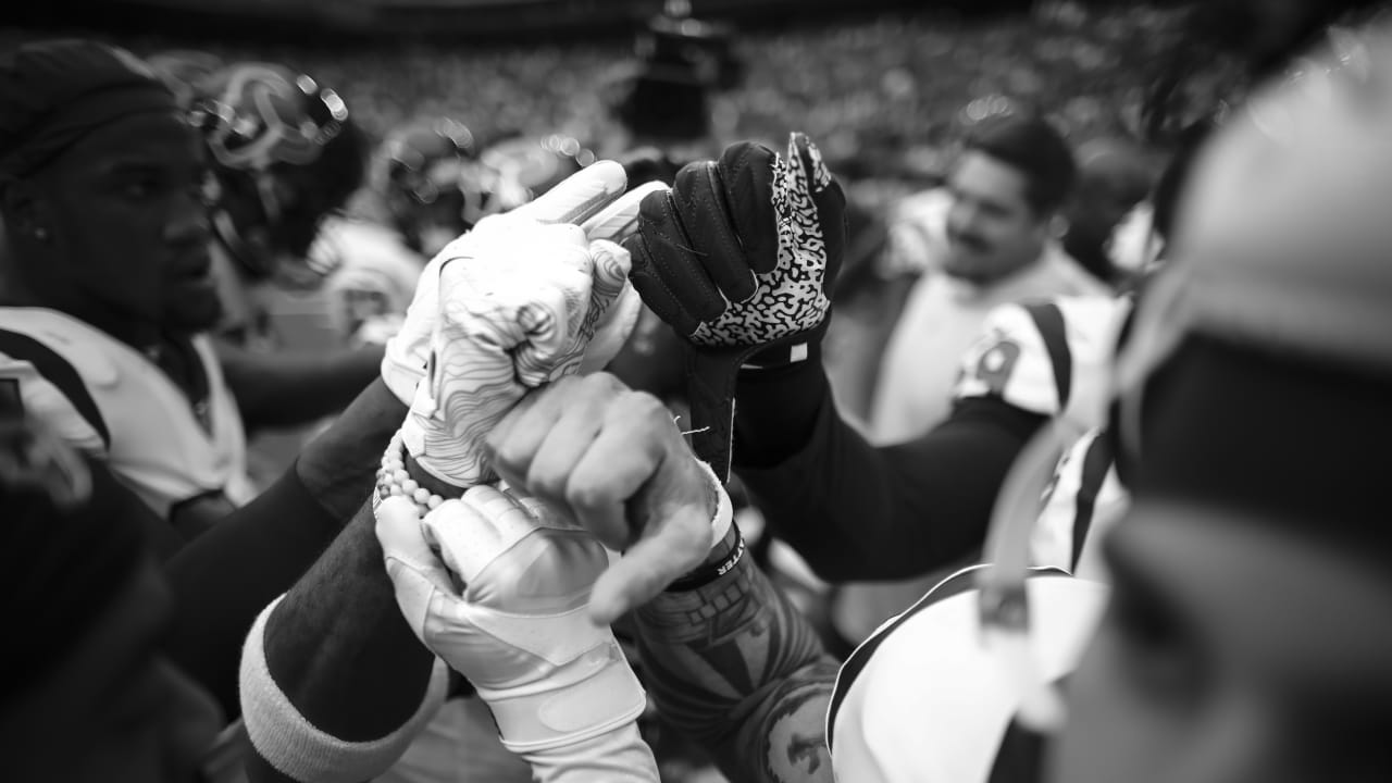 Photos: Texans players donations during COVID-19