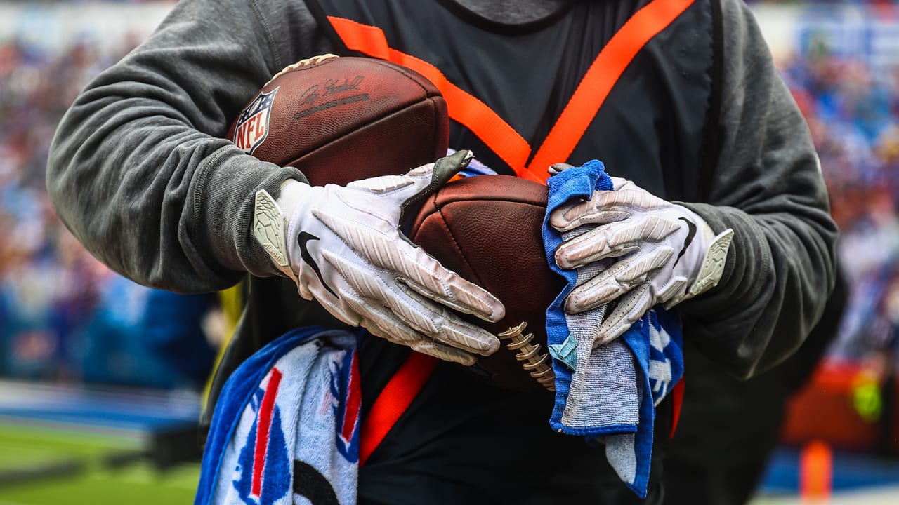 Houston Texans Coordinators and players spoke to the media.