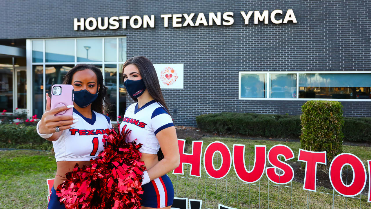 Photos: Houston Texans YMCA 10th Anniversary Photo Op