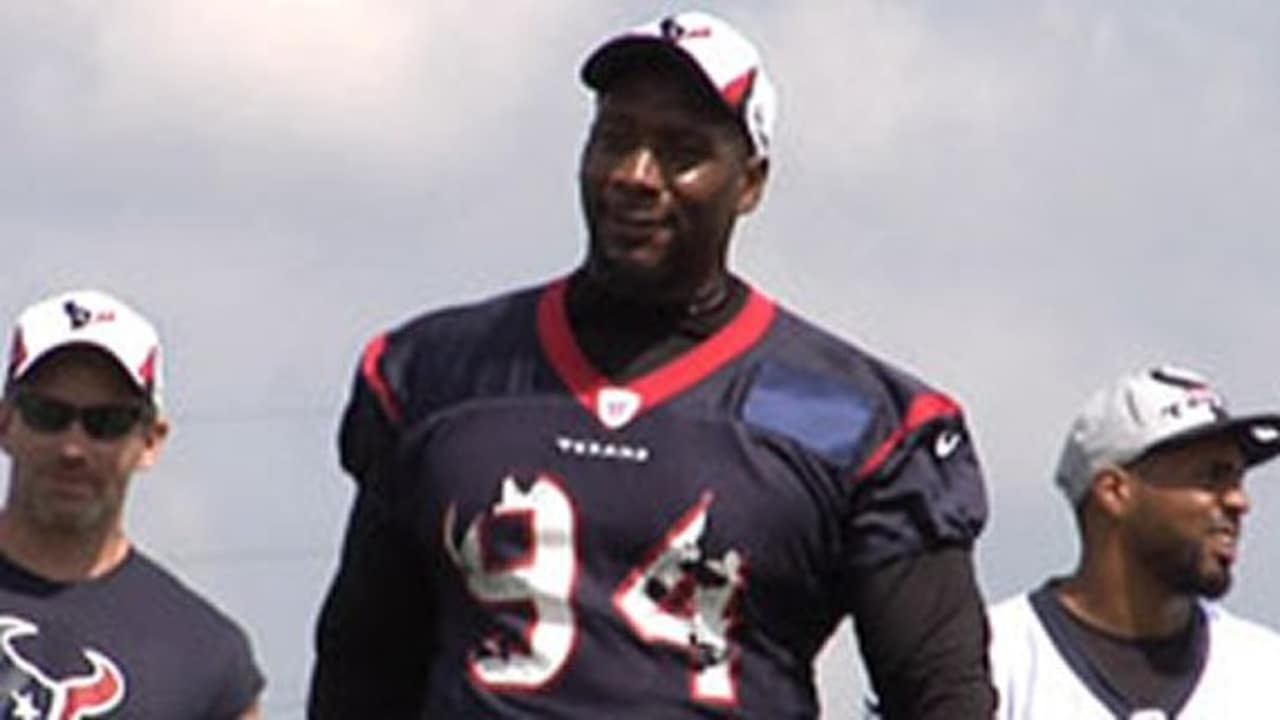 First Look: DE Smith back to action