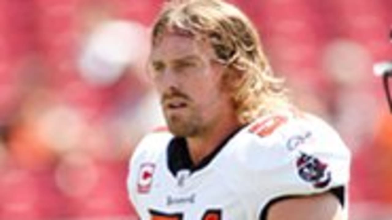 Texans sign Barrett Ruud, release Trindon Holliday