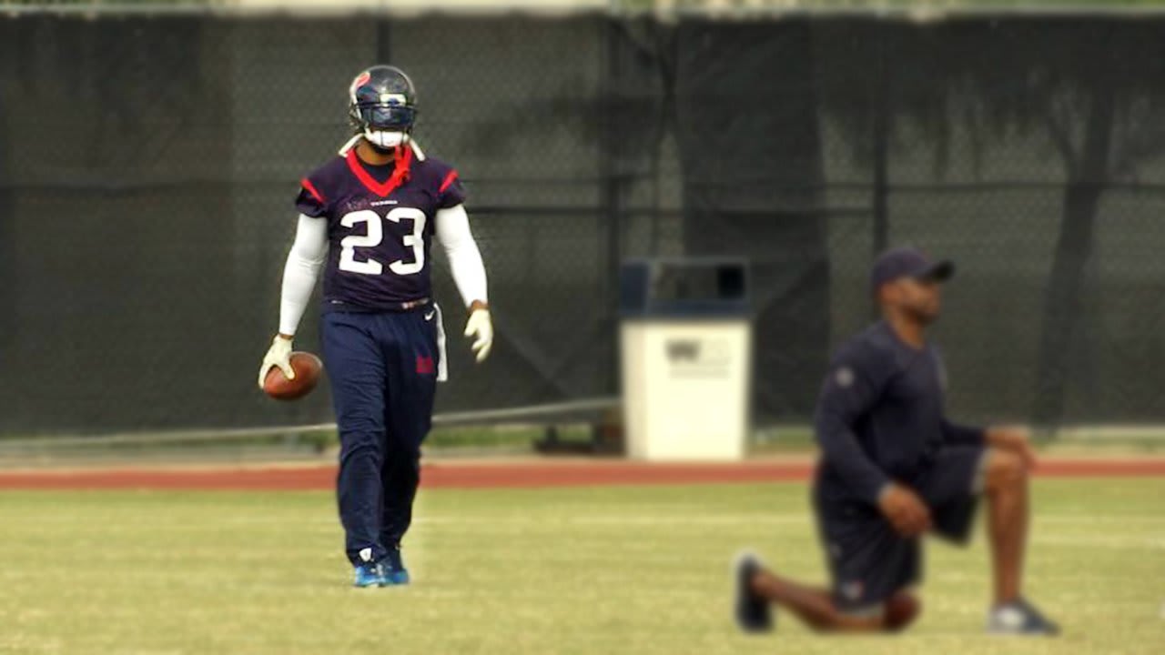 First Look: Foster returns to practice