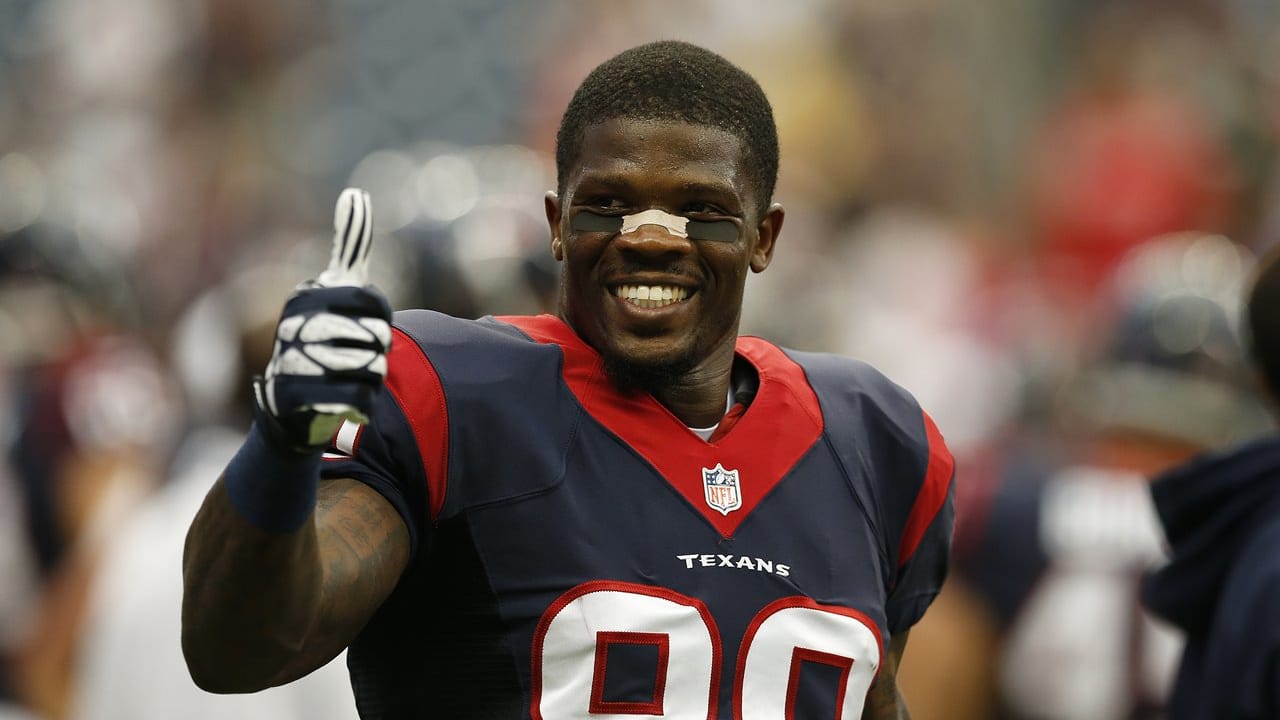 First Look: Johnson back on field