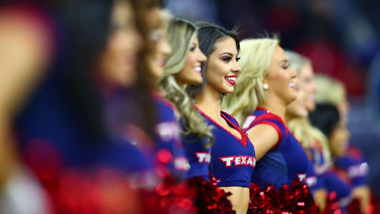 Photos: Best of HTC in Deep Steel Blue