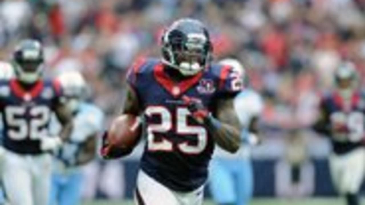 Kareem Jackson surprises breast cancer survivor