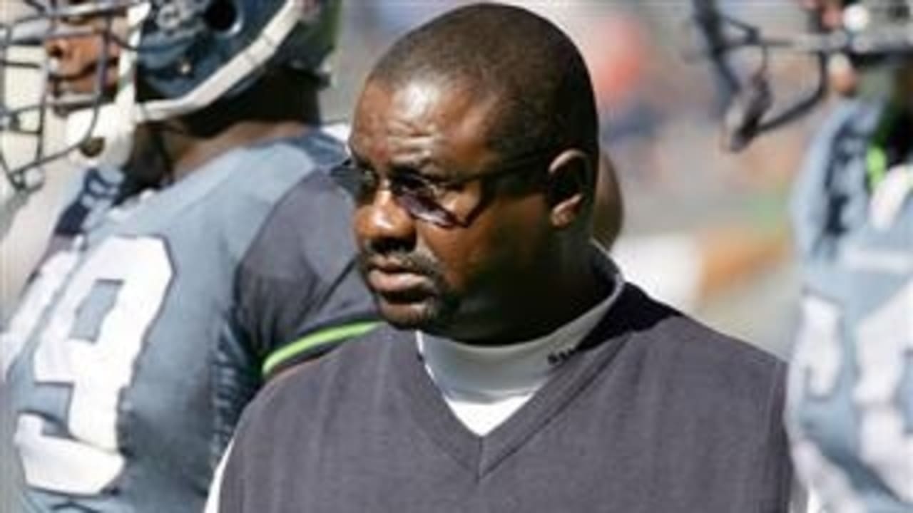 Rhodes added to coaching staff