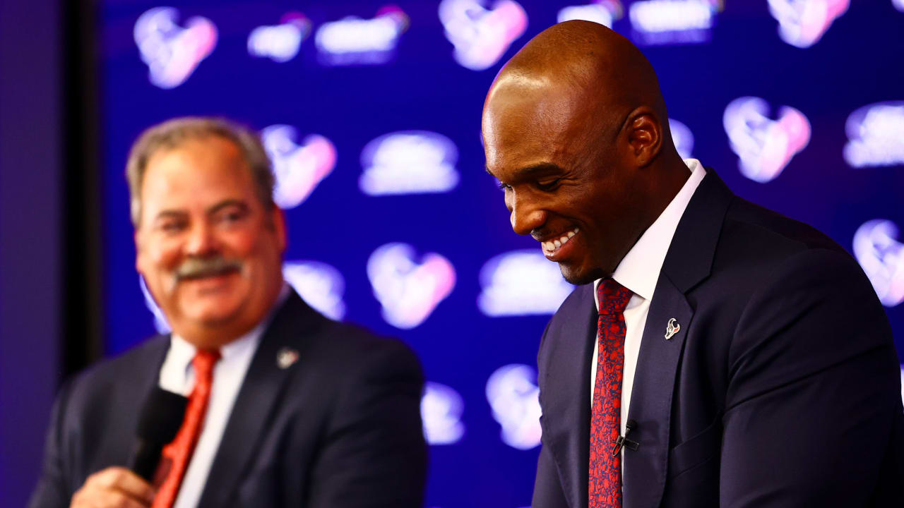DeMeco Ryans is the head coach of the Houston Texans. Team Chair and ...