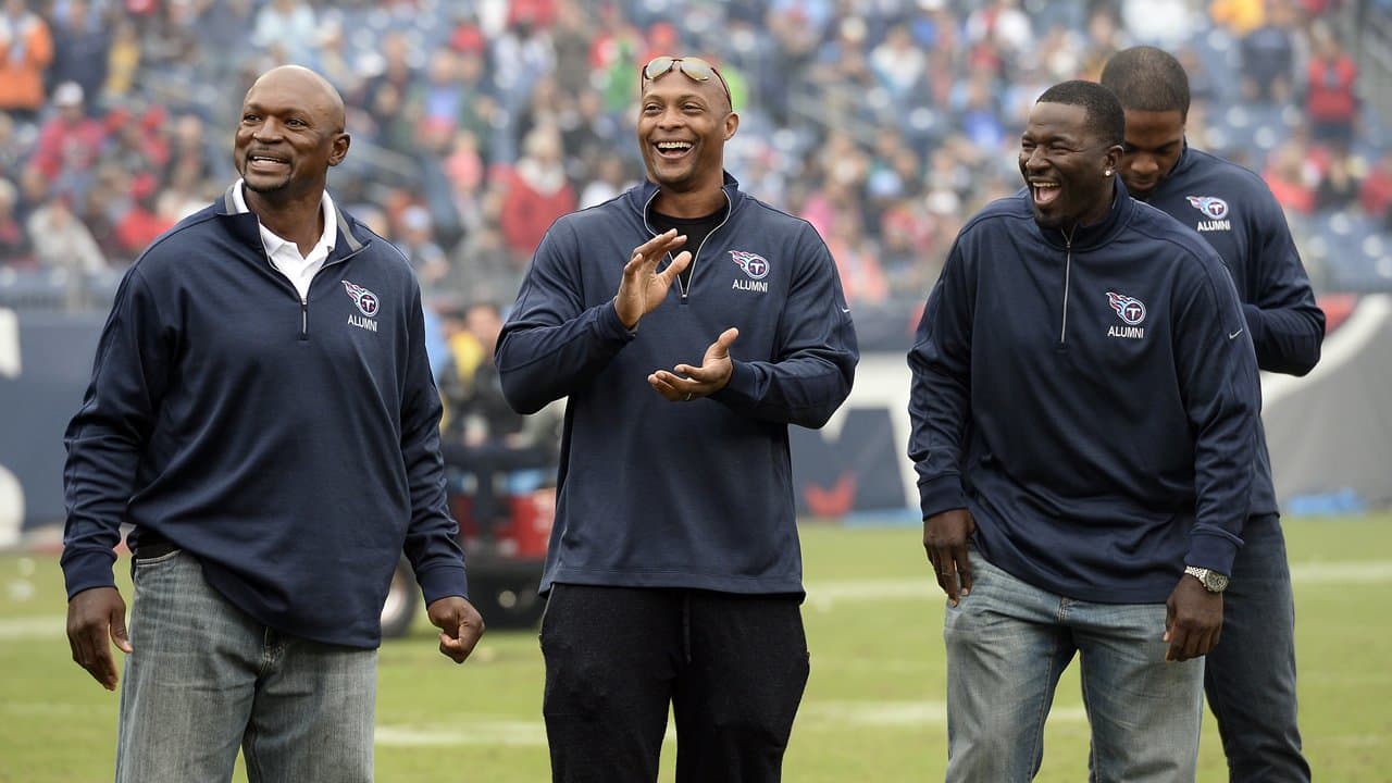 Former Players Honored During Alumni Game