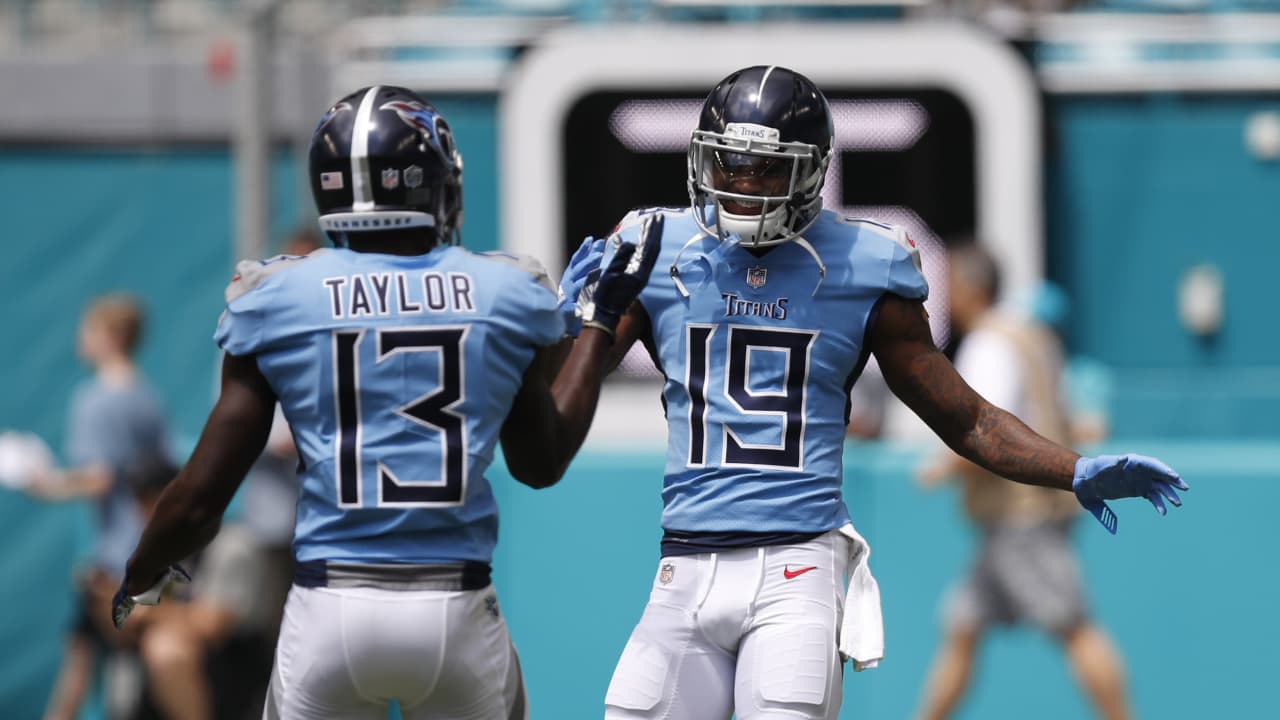 Titans-Dolphins Pregame Photos