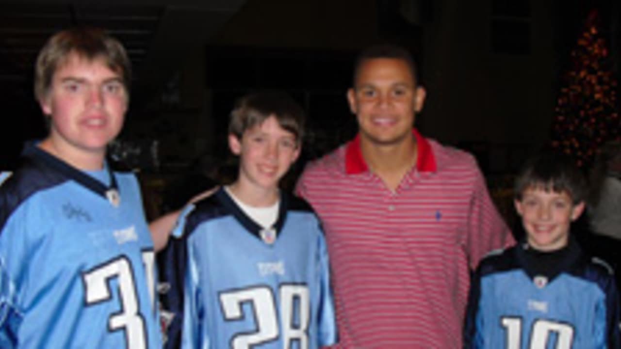 Finnegan Hosts Families for Christmas Dinner