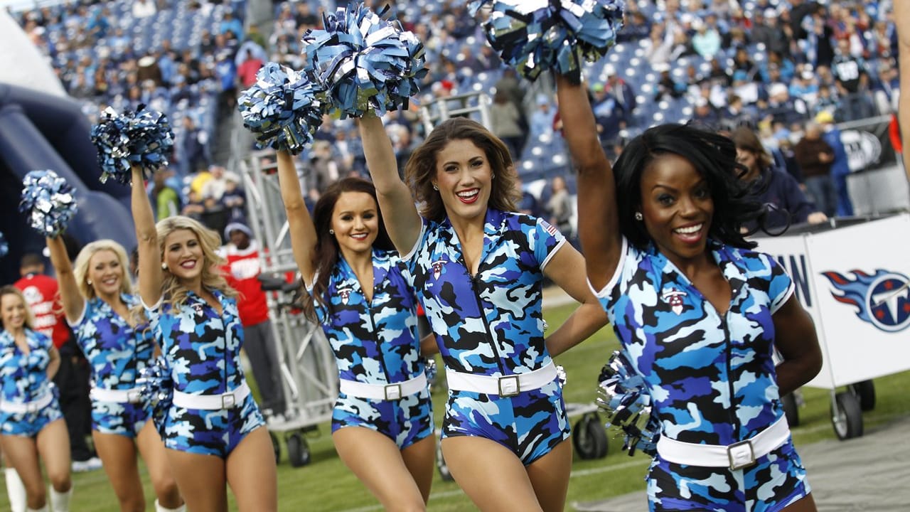 Regular Season 10: Titans Cheerleaders vs. Panthers