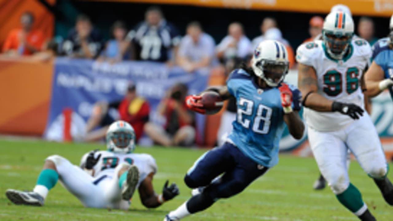 Titans (3-6) Play Dolphins (4-4) Sunday in Miami