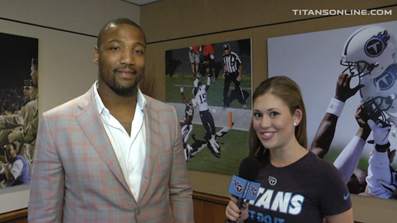 Shaun Phillips Signs Contract with Titans