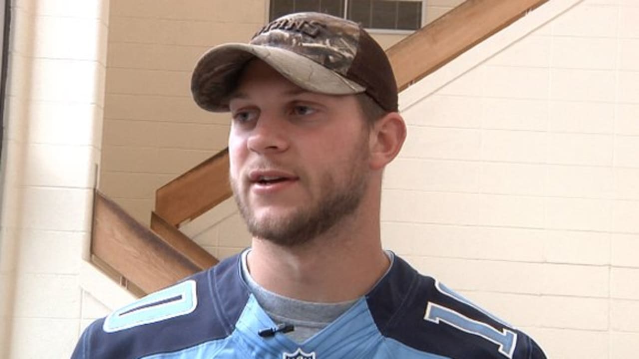 QB Jake Locker on Titans 2012 Caravan