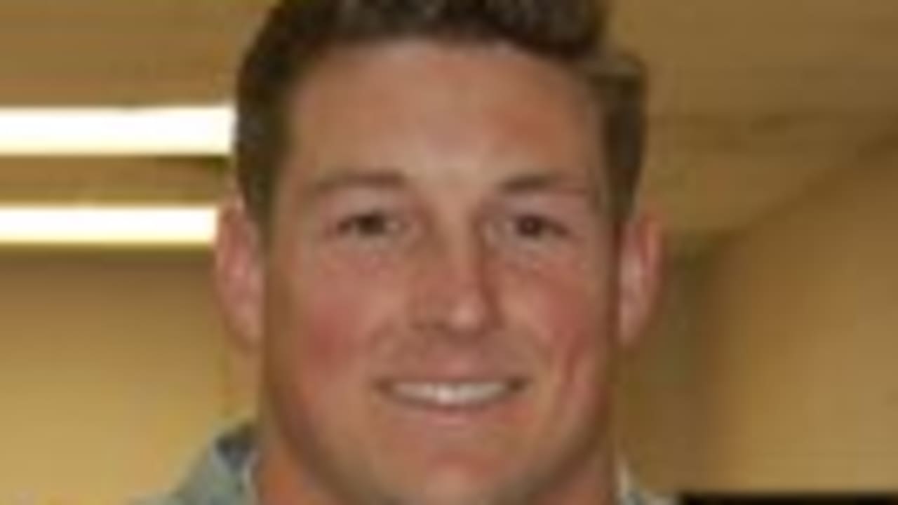 Titans FB Collin Mooney Shares Message of Discipline & Persistence