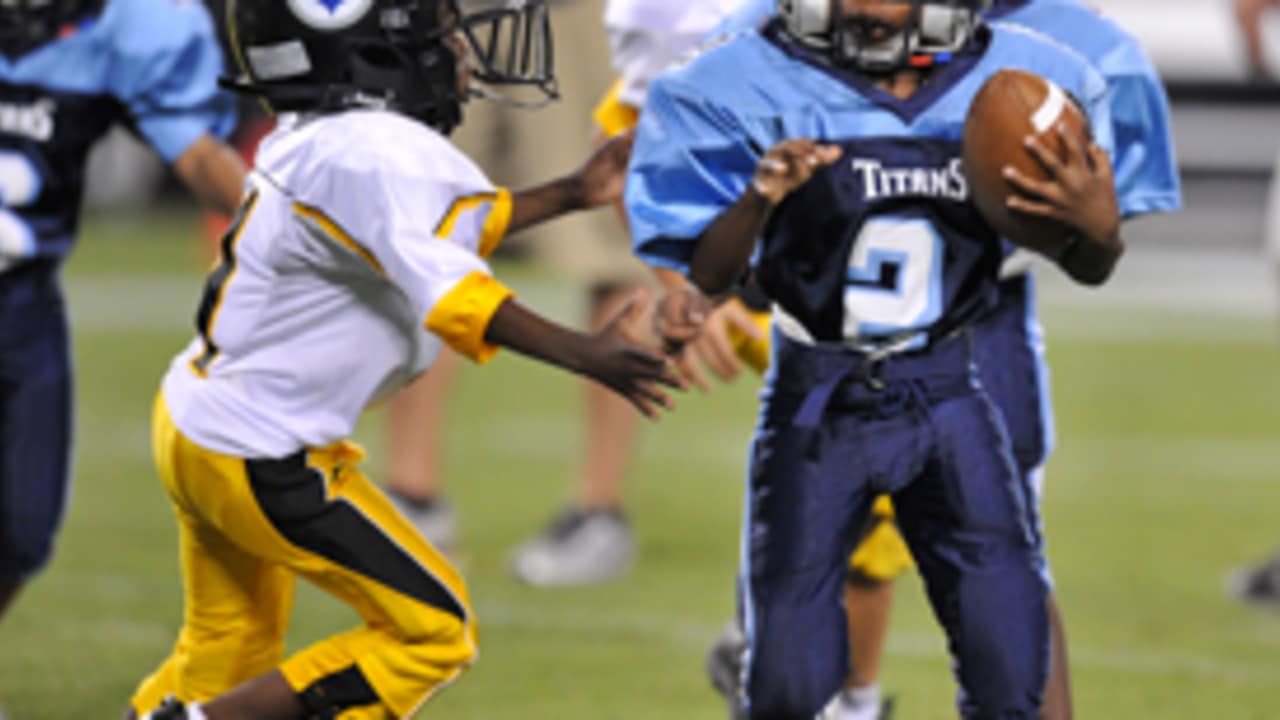 Titans Celebrate Youth Football During Preseason Finale