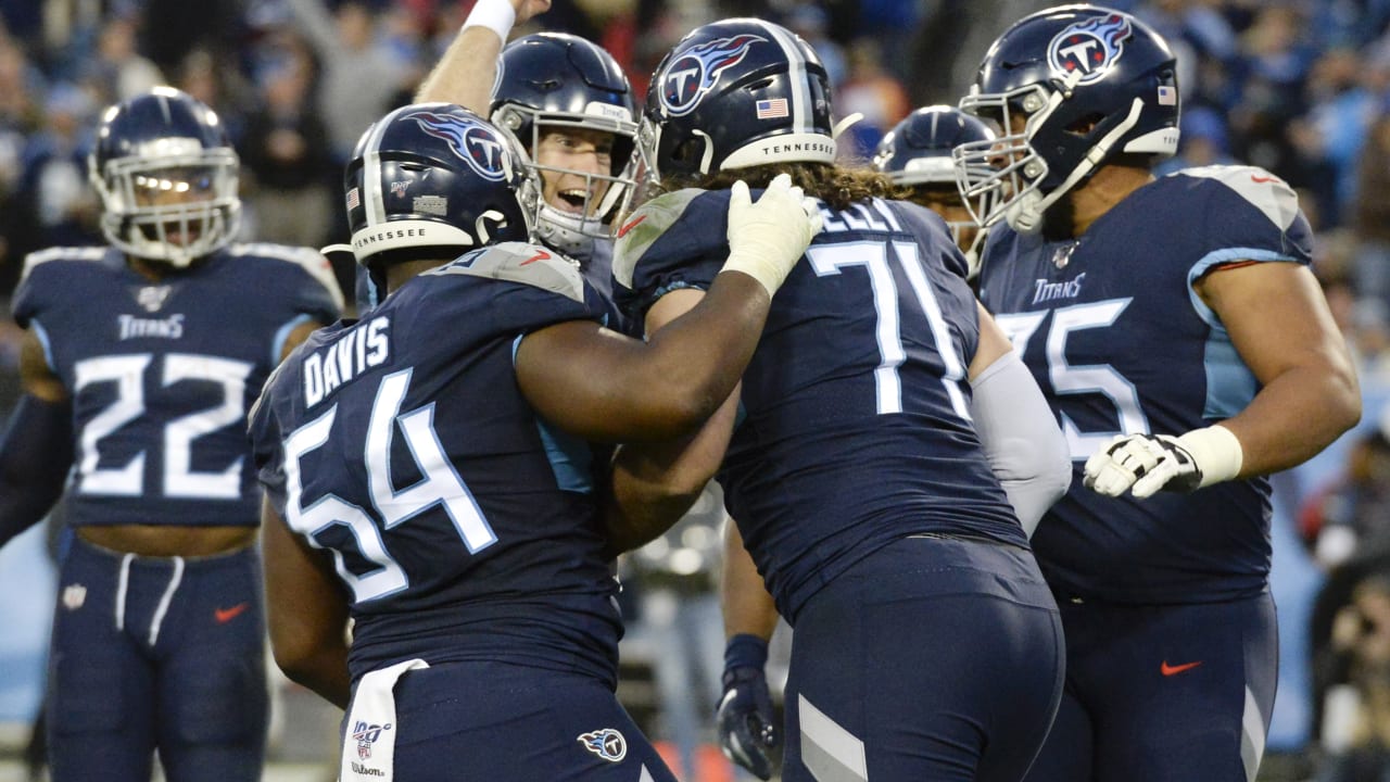 Big-Man TD! OL Dennis Kelly Hauls in First-Ever TD Grab