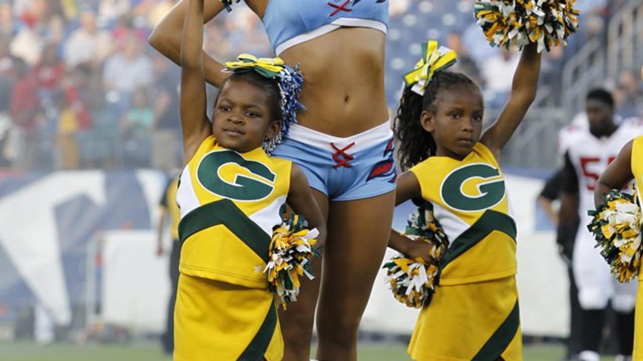 Titans Cheerleader of the Week: Erica