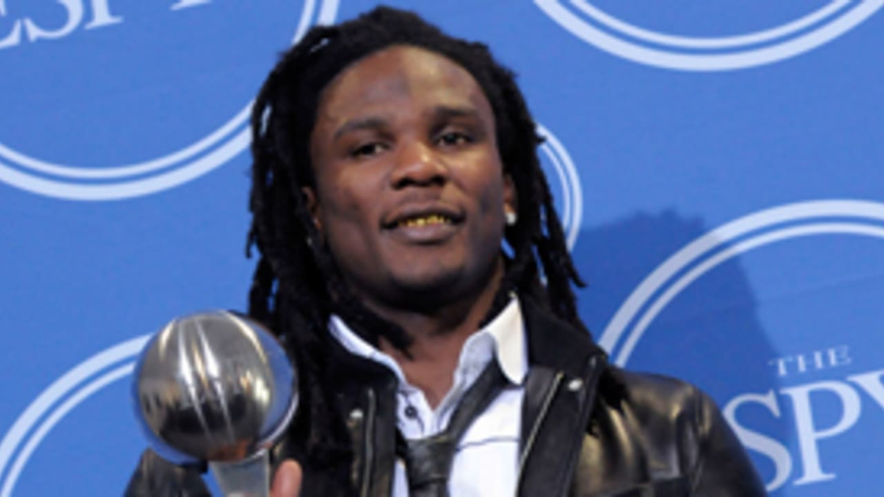 Johnson: Contract talks at standstill with Titans