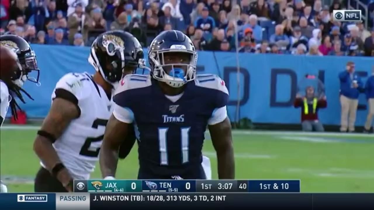 A.J. Brown Unleashes Smooth Cutback on 19-yard Catch and Run