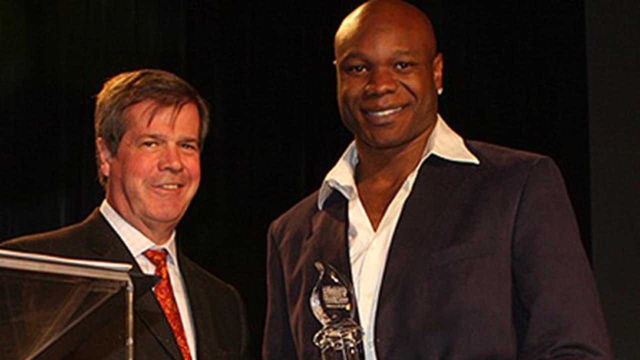 Bulluck Honored at O'Charley's Dinner of Champions