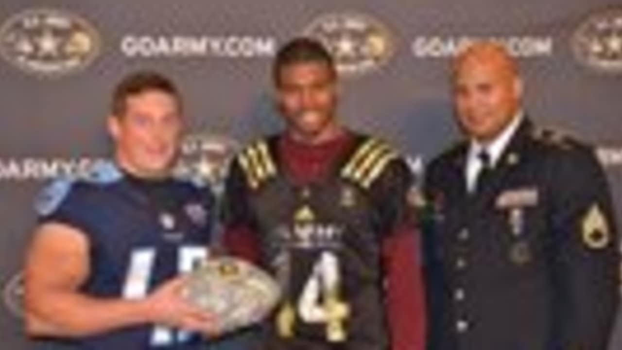 Titans FB Collin Mooney Salutes Station Camp WR Tabbed for U.S. Army ...