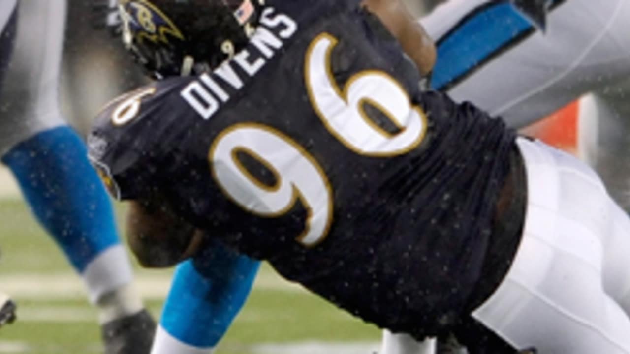 Titans Add DT Divens to Roster