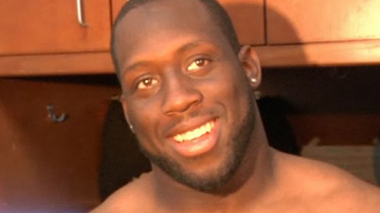 LB Stephen Tulloch