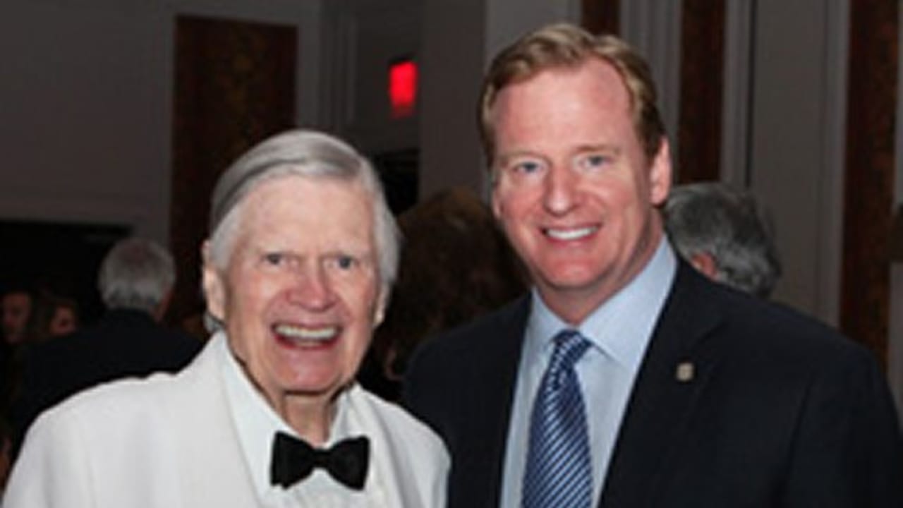 Adams Honored with Lifetime Humanitarian Award