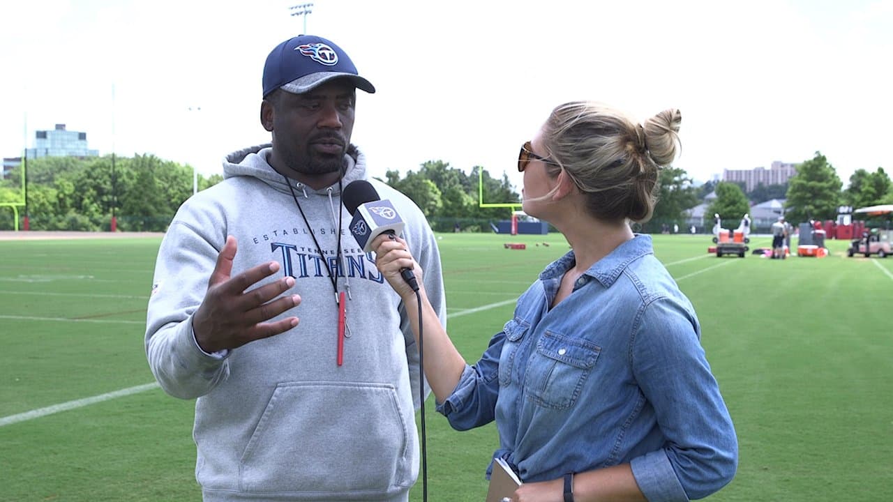 1-on-1 with Wide Receivers Coach Frisman Jackson