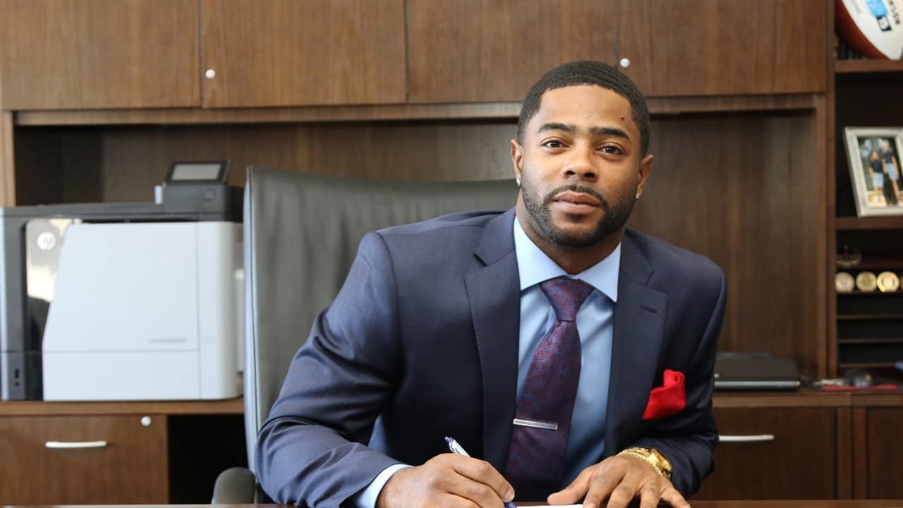 Malcolm Butler Introduced, Signs Contract